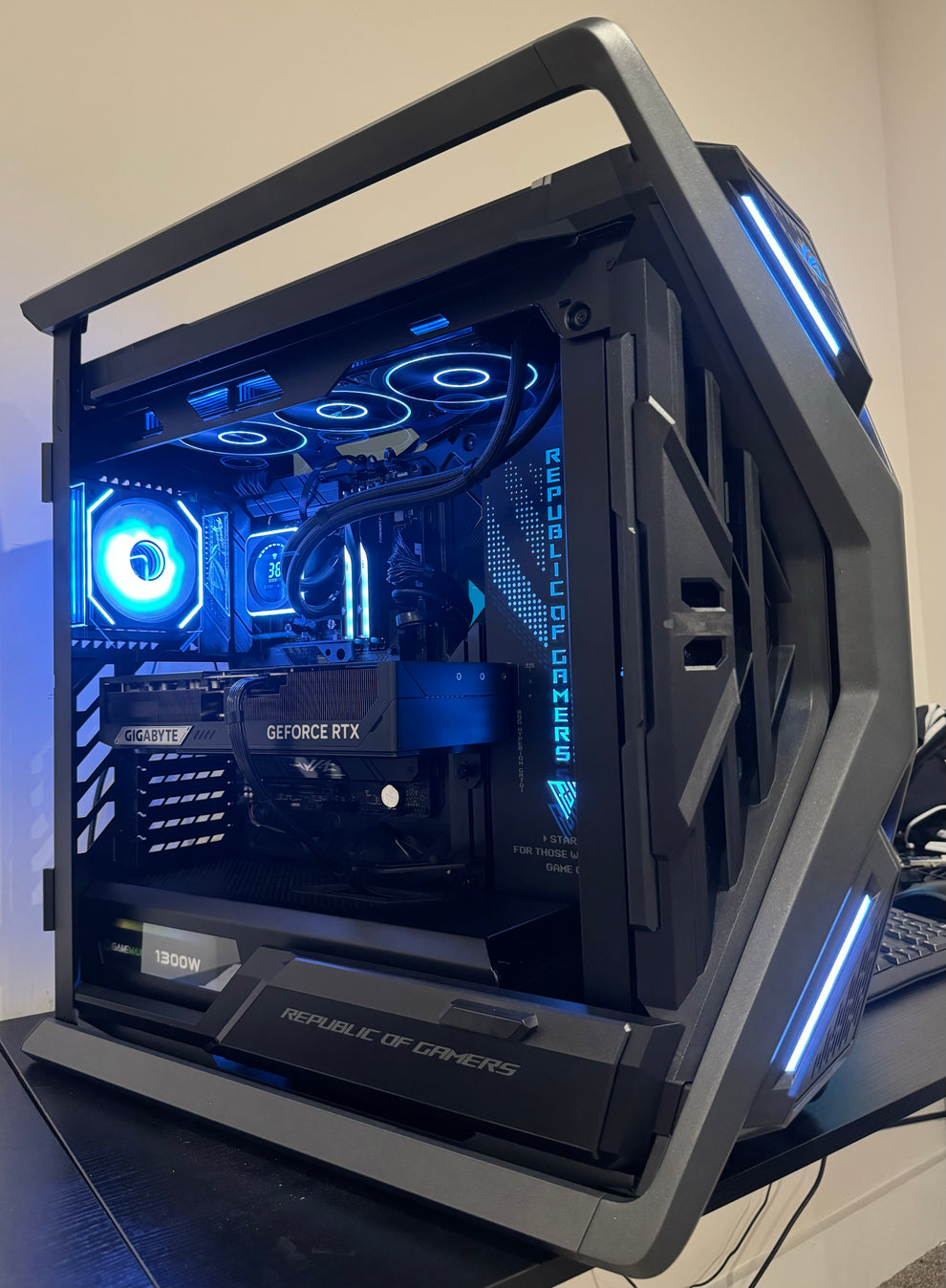 ASUS ROG Strix HYPERION RTX 5090 i9-14900K 5.9 GHz 64GB RAM 4TB SSD GA ...